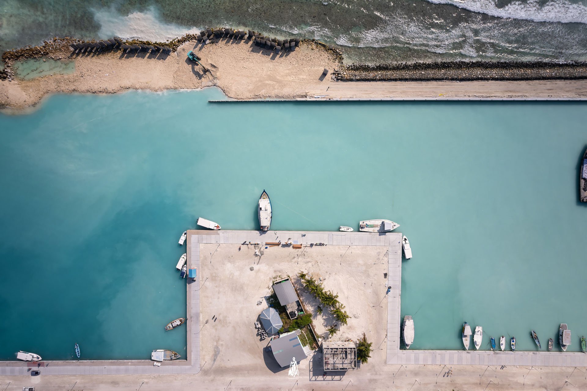 Dhidhdhoo: Capital of Haa Alif Atoll | Zuvaan Masveriya